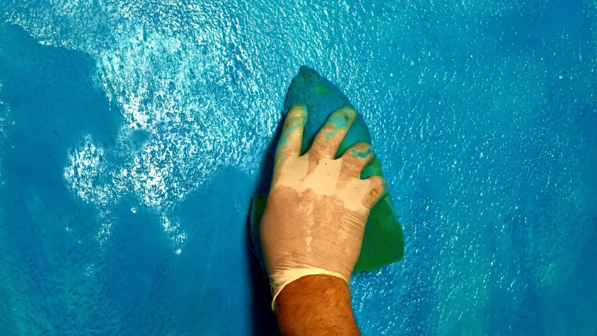 How to paint the walls with a sponge effect