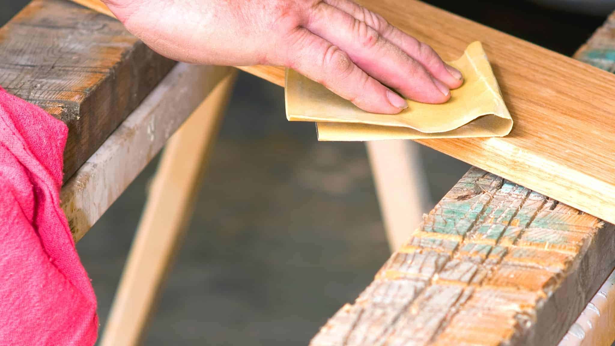 Degreasing wood: essential when painting